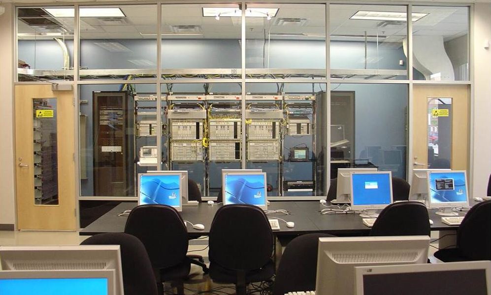 Photonics and Laser Technology - Optoelectronic Labs